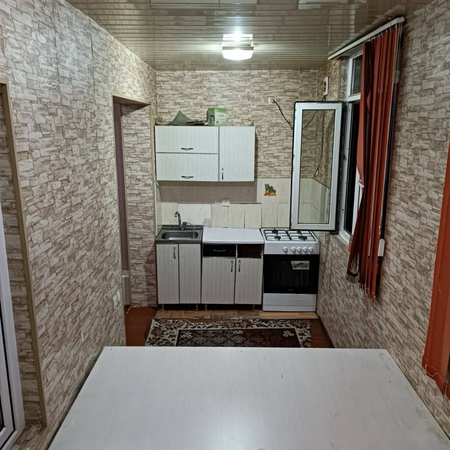 Qoraqamich 2/5 2/3/4 balkon 2/6 srochno sotiladi remontli uy