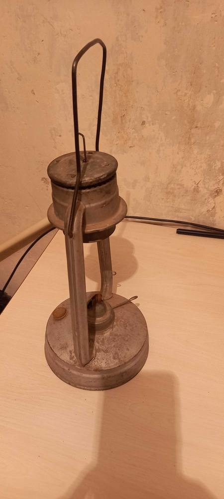 Продам керосиновую лампу