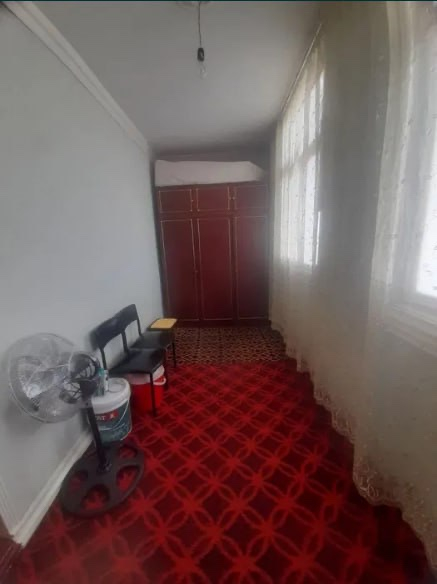 Гунча продам .Т. Рядом Поликленика балкон 2*6