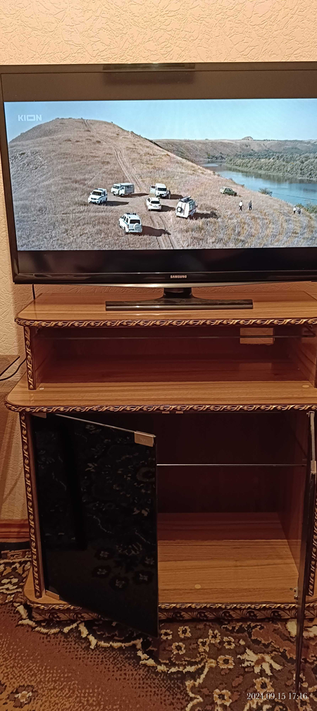 Samsung UE32J4100AUXUZ. 32 дюйма, 80 см.