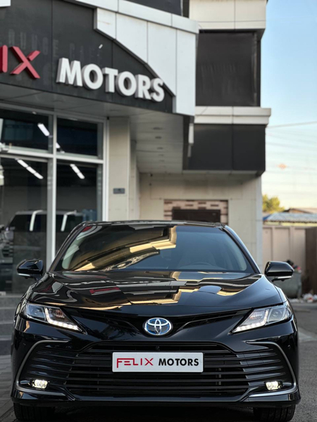 Toyota Camry GLE hybrid