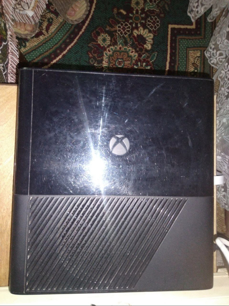 Xbox 360Е Продаю