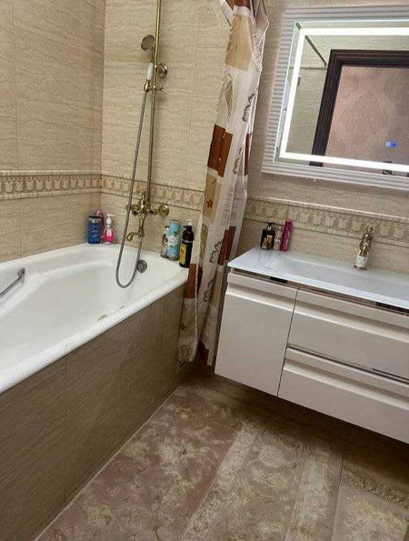 (К125927) Продается 4-х комнатная квартира в Юнусабадском районе.