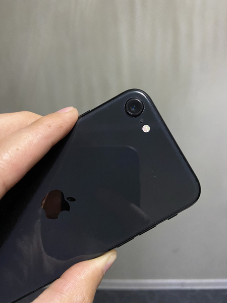 iPhone SE 2020 xolati alo ochilmagan. 64 GB  76%