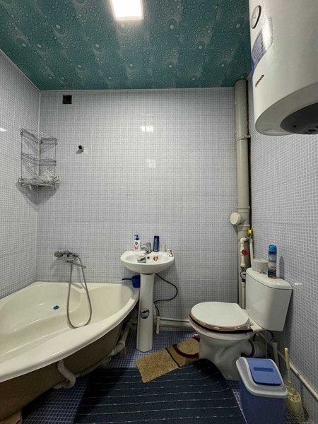 1 xonali 3-qavat 40 m2 uy sotiladi.
