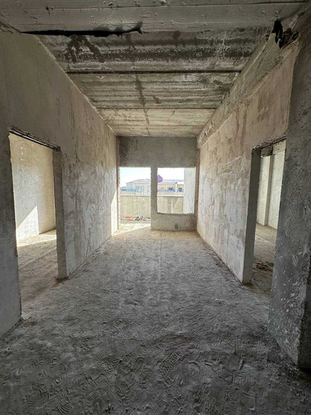 3 xonali 8 etaj yangi liftli dom 90m2