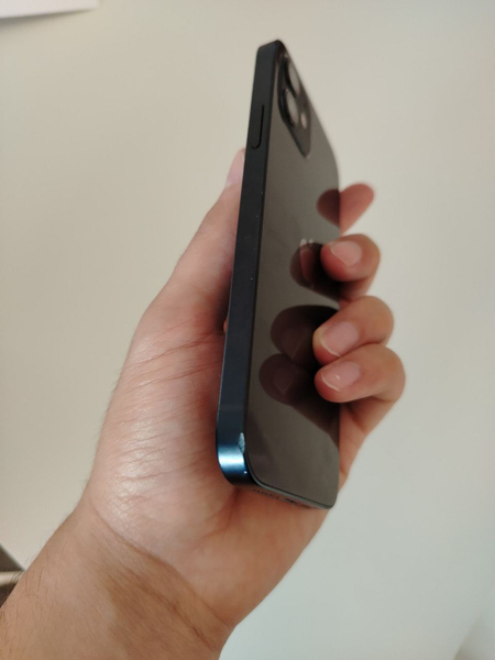 Iphone.       12