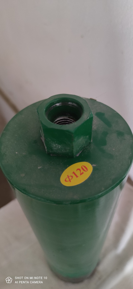 Karonka 120 lik beton teshish uchun 10 sm teshgan xalos