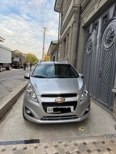 Tayota 200 ideal 52800km 2019yil naxtga sotiladi