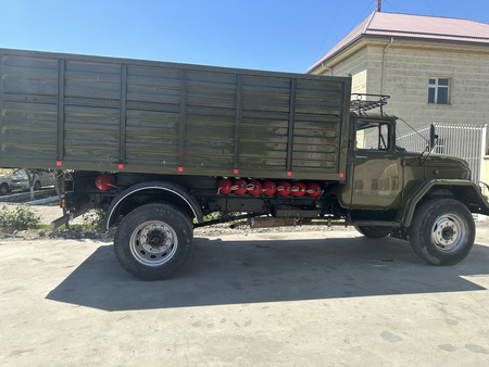 Zil 131 sotiladi
