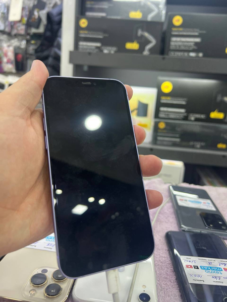 Iphone 12.  64 gb
