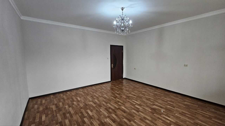 Срочно!Продаю 3-комн. квартиру с отдельным санузлом в Дархане.(J3835)