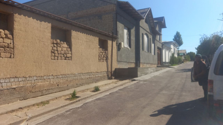 Obod maxallada yer sotiladi