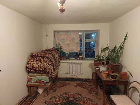 Срочно продаётся  3 комнатная квартира в 3 районе на 1 этаже