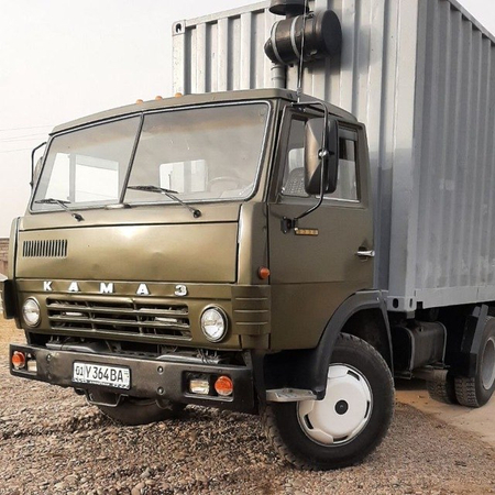 Kamaz srochna sotiladi.