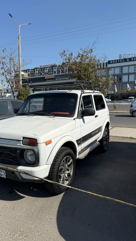 NIVA .4+4 sotiladi