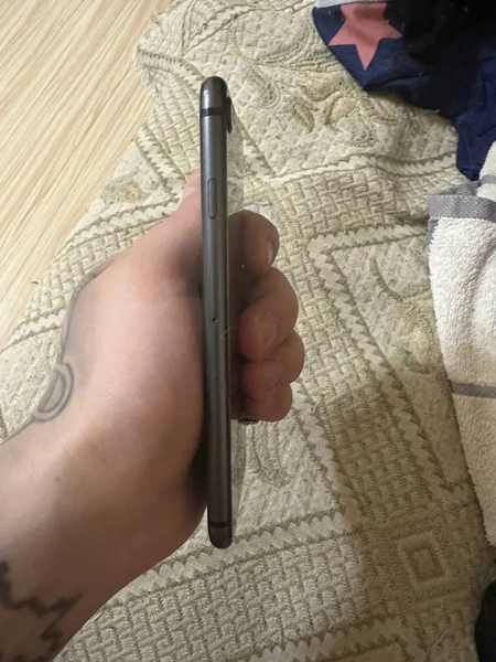 iPhone 8 black /64 гб