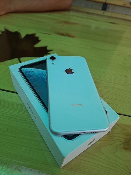 Iphone xr 128gb 79%yomks holati ideal