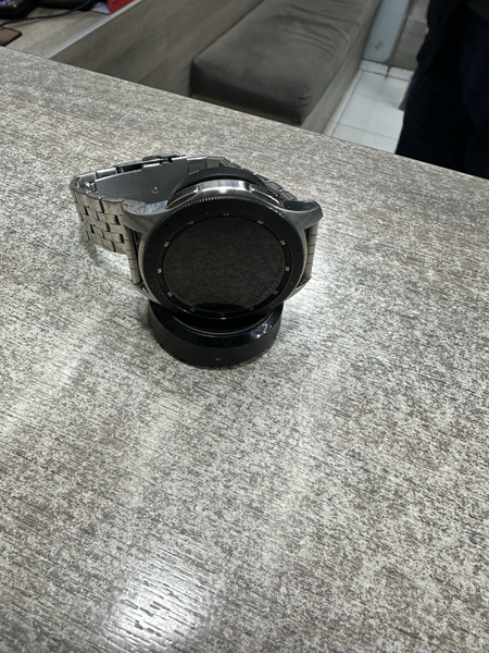 Samsung watch sotiladi