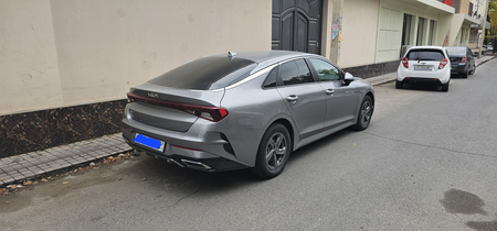 SROCHNA Kia K5 sotiladi