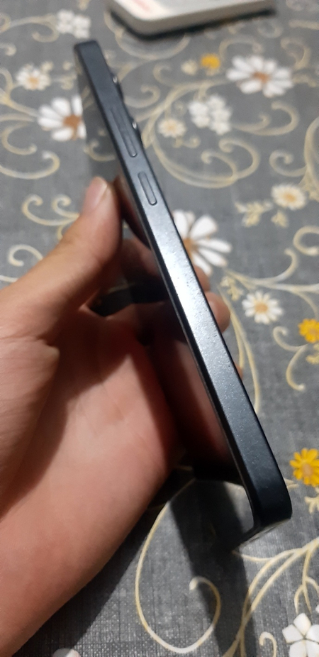 Redmi note 13.xolati ideal ochilmagan hamma joyi ishlidi telga javob