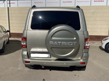 Uaz patriot внедорожник