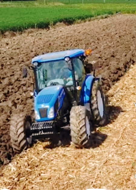 Traktor T.5 mtz sotiladi