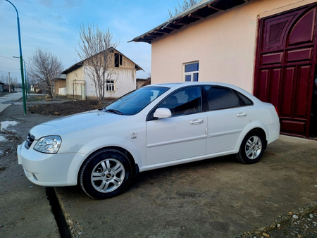 Lacetti 1.8 l yili 2010 yil probrgi 118.000 kraskasi tozza 100%