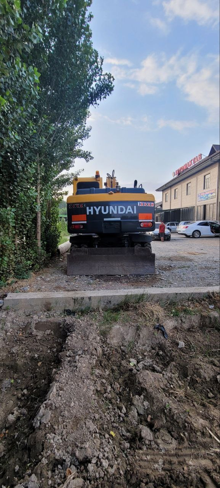 HYUNDAI 140 Kaminist mator