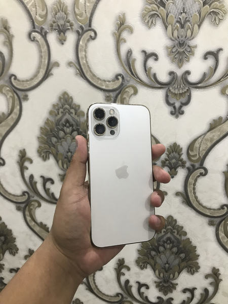 Iphone 12 pro max ideal holatda