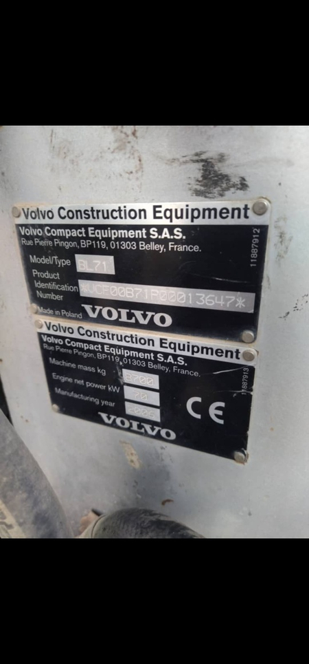 Ekskuvatos Pagruchig sotiladi volvo bl71