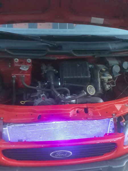 Ford guruzavoy sotiladi 1995  -yil ishlab chiqarilgan