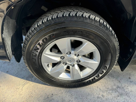 Продаю Toyota Lang cruiser Prado 2013 год Машина в идеальном состоянии