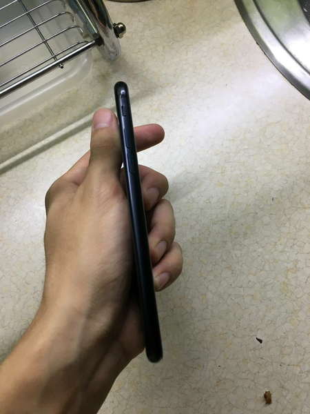 Iphone se 2 qora