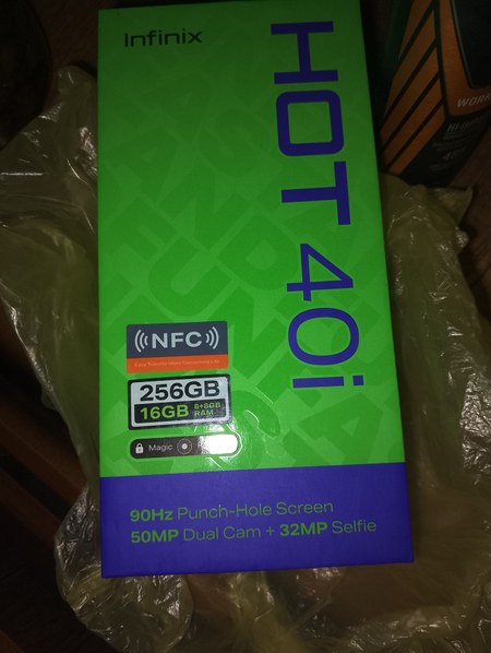 Infinix HOT 40i juda yaxshi Telefon