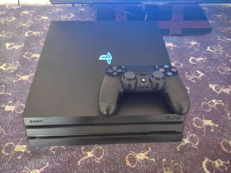 Play station 4  ishlashi zòr qotmaydi