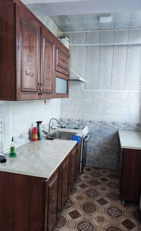 Ганга метро якинида 2 хонали уй оилага ёки талаба кизларга берилади