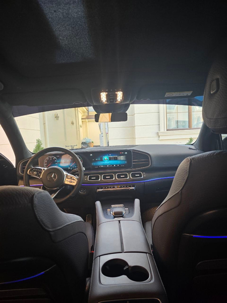 Mercedes-benz GLS 450 Продаю срочно машина новая шоколад  полный фул