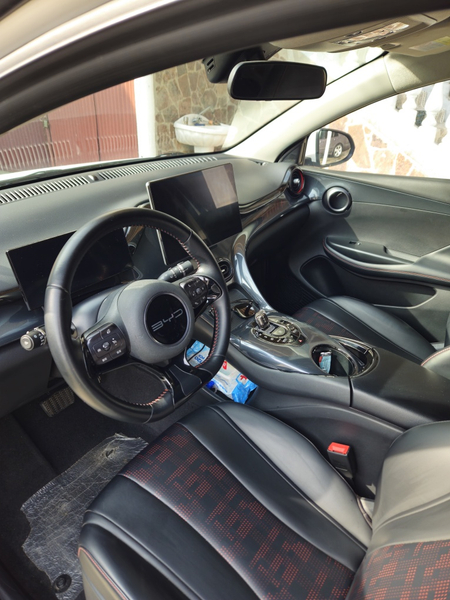 BYD E2 в идеальном состояние