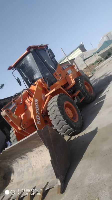 Фронтал погрузчик сотилади sd200 DISD