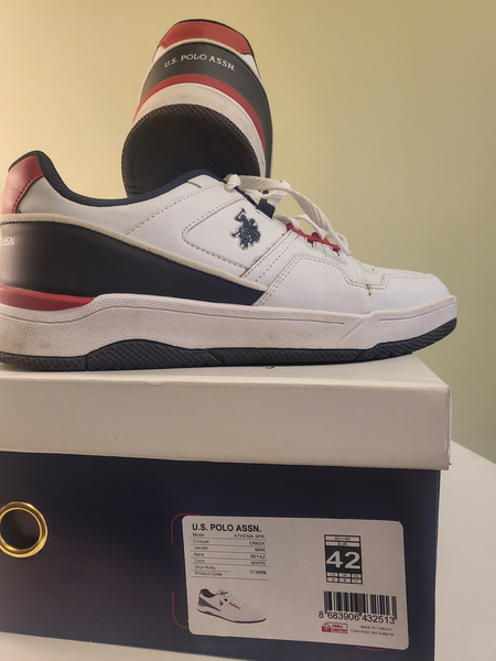 Продаются фирменные кросовки Polo 42 размера