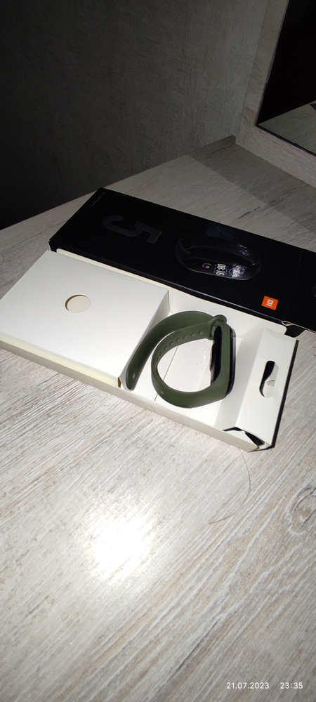 Продам Mi band 5