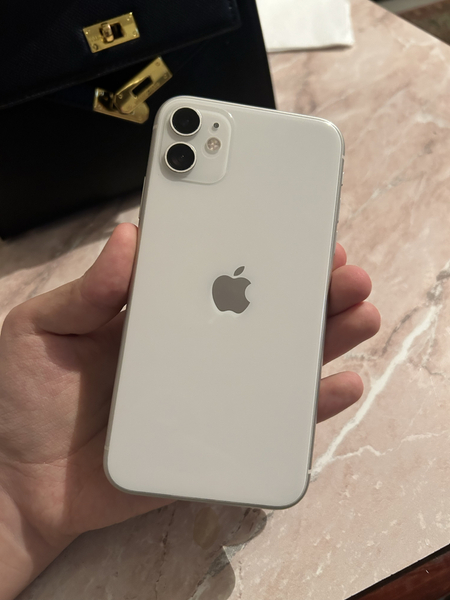 Продается б/у iPhone 11 белый. Sotiladi oq b/u iPhone 11