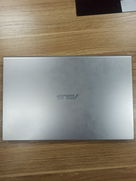 Asus noutbuk sotiladi