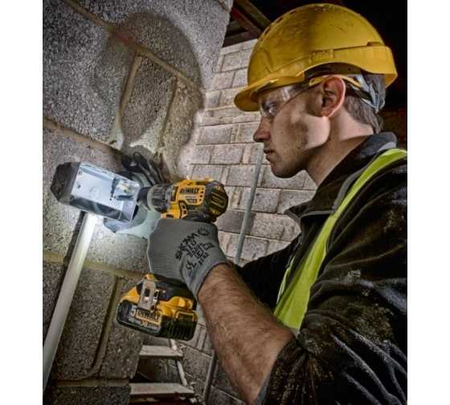 Бесщеточная ударная дрель-шуруповерт DEWALT DCD796D2