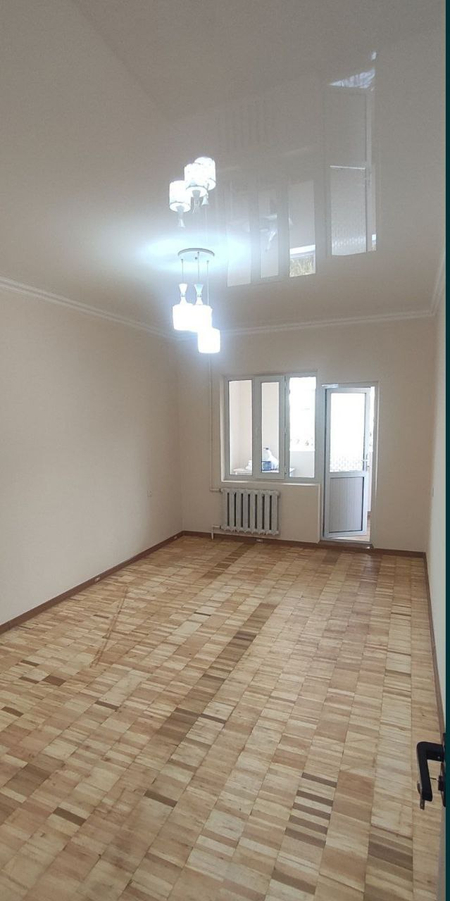 Продаётся 2 комнатная квартира на 3 этаже на массиве Карасу 6.