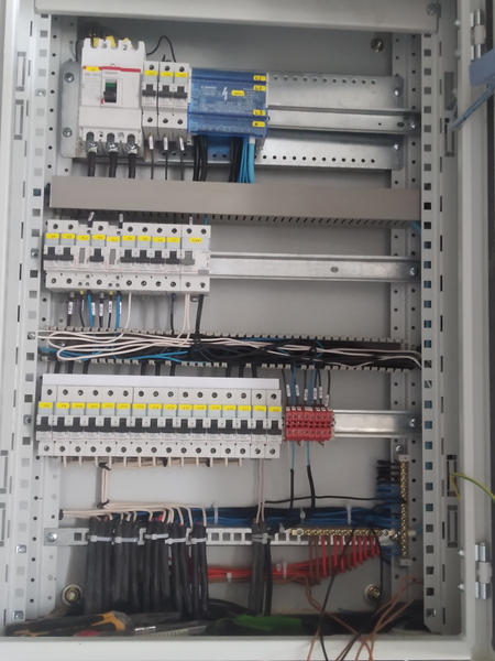 Elektirik  elektiromantajchi. 220/380 VOLT