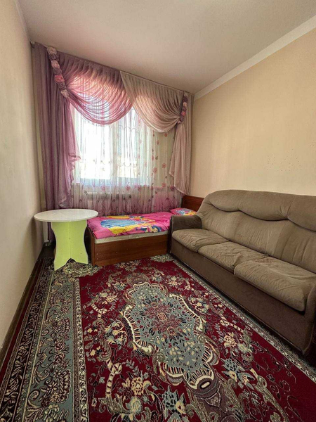 Продается 3-х комнотная квартира в сергели 7а рядом с метро СЕРГЕЛИ