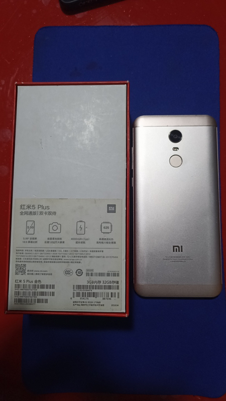 Redmi 5 plus.  Gold