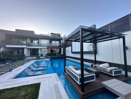 Дачи есть для всех.There are summer houses for everyone.모두를 위한 다차가 있습니